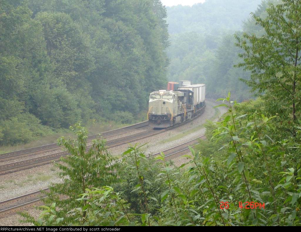 NS 7574 leads a WB pig train